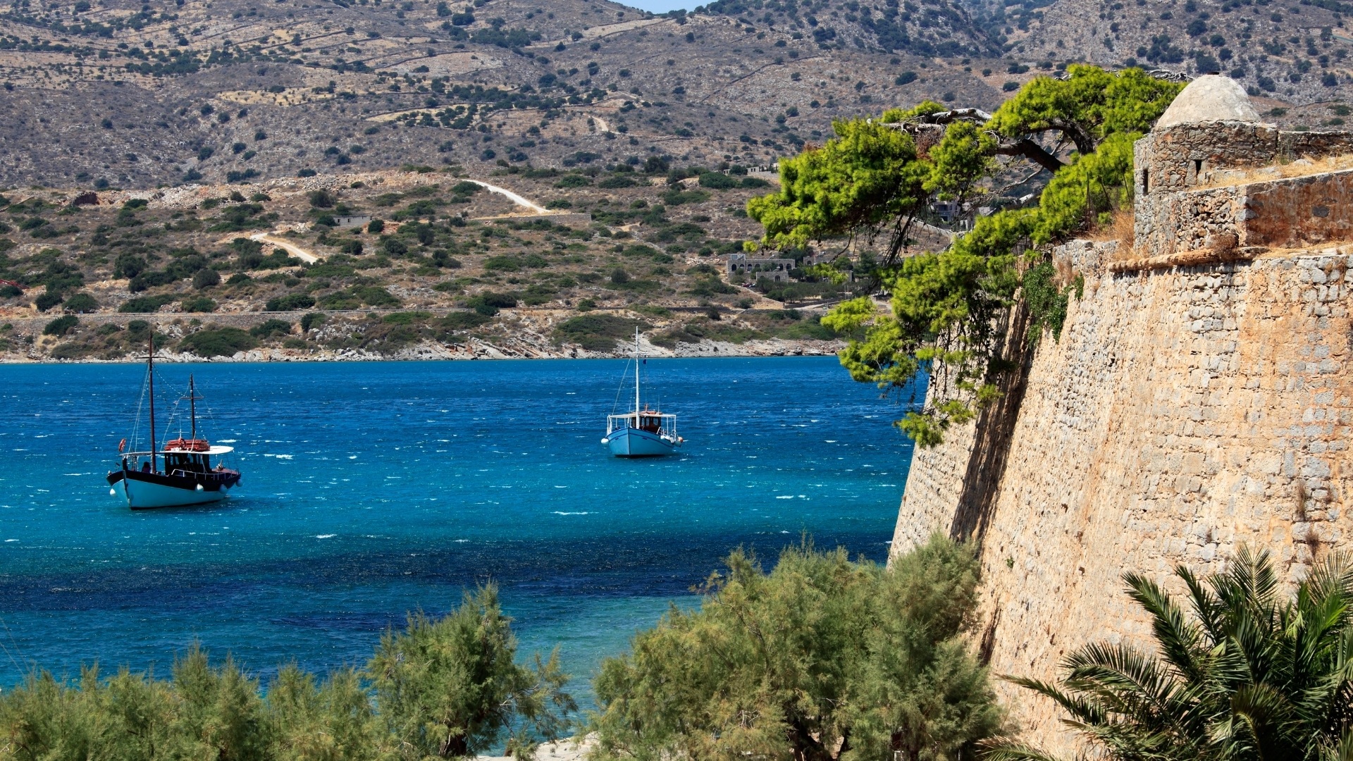 Exploring Spinalonga island’s rich history - vayasuites.gr